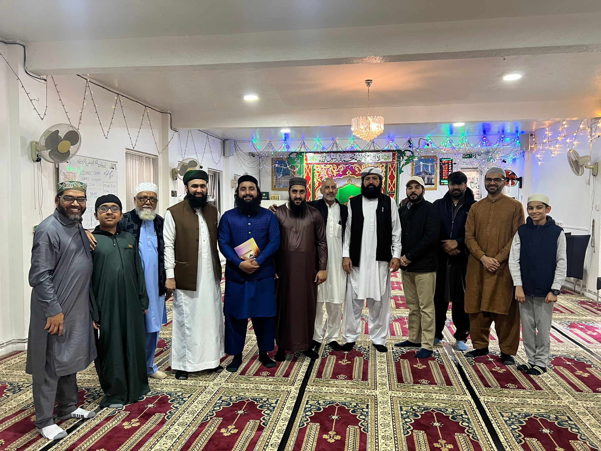 Gulzar-e-Habib Crawley / Crawley Central Mosque