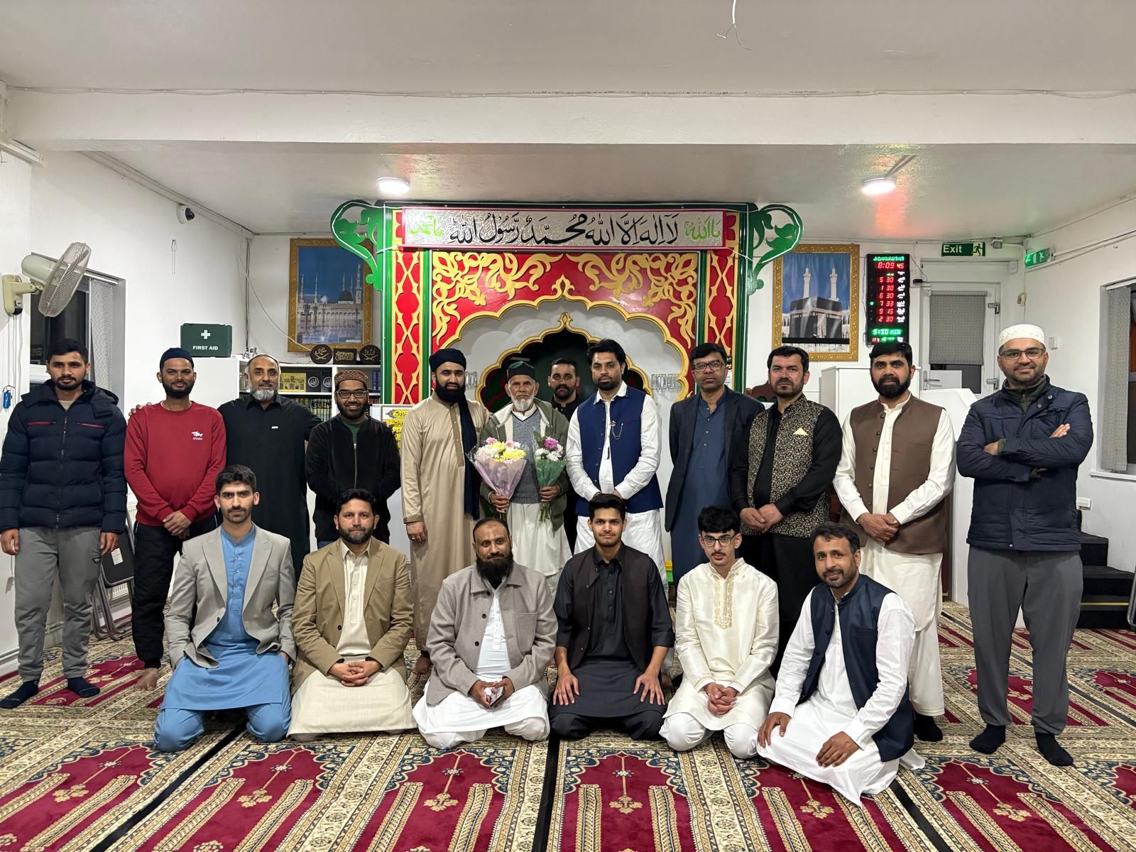 Gulzar-e-Habib Crawley / Crawley Central Mosque